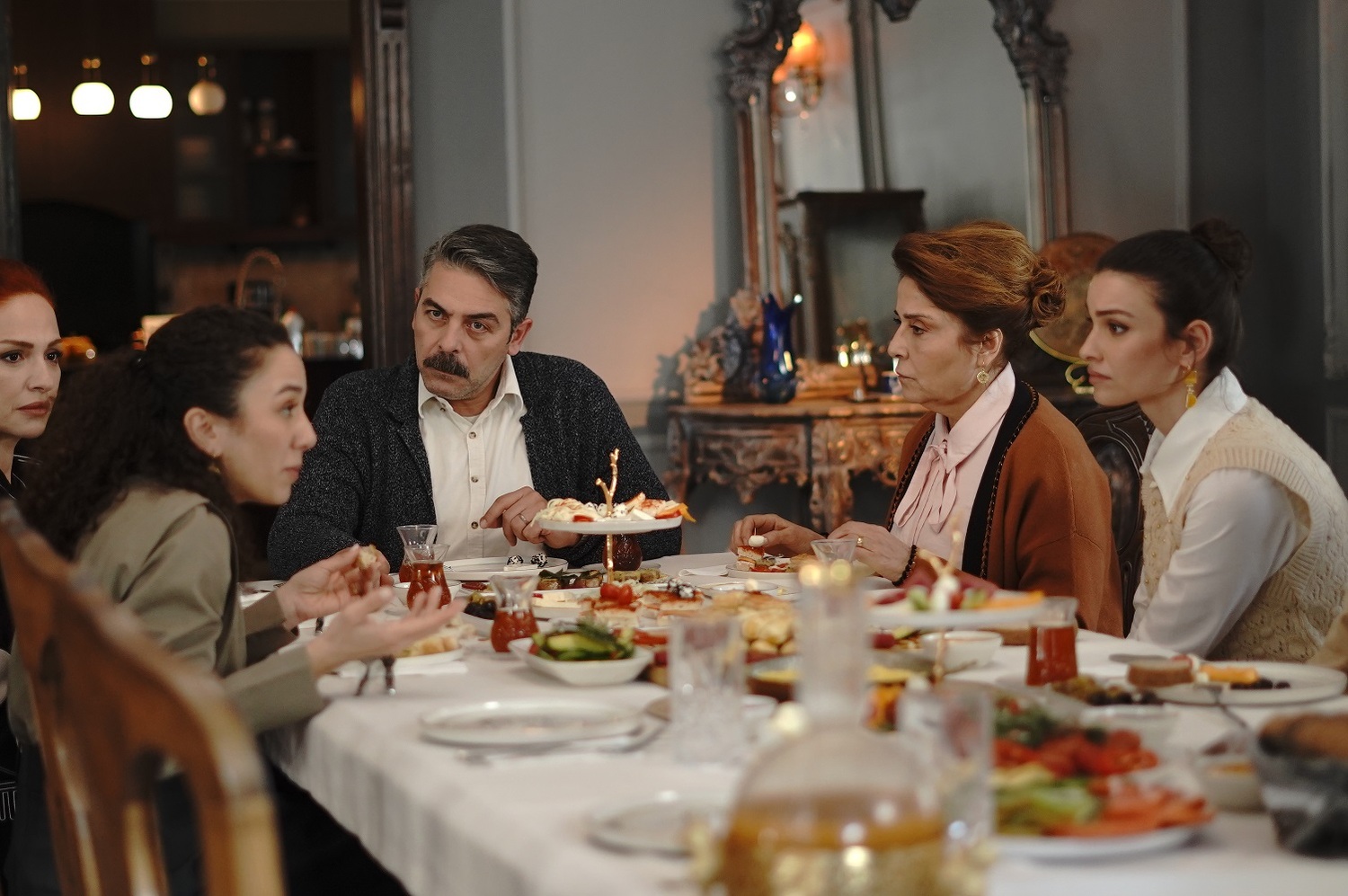 Bir Sevdadır - Season 1, Episode 6 – Summary, Photos, Trailers - Dizilah