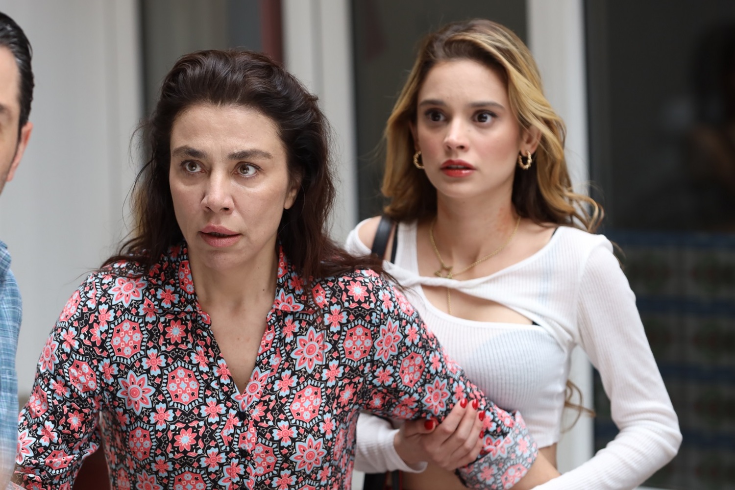 Yalan (The Family Burden) - Season 1, Episode 2 – Summary, Photos ...