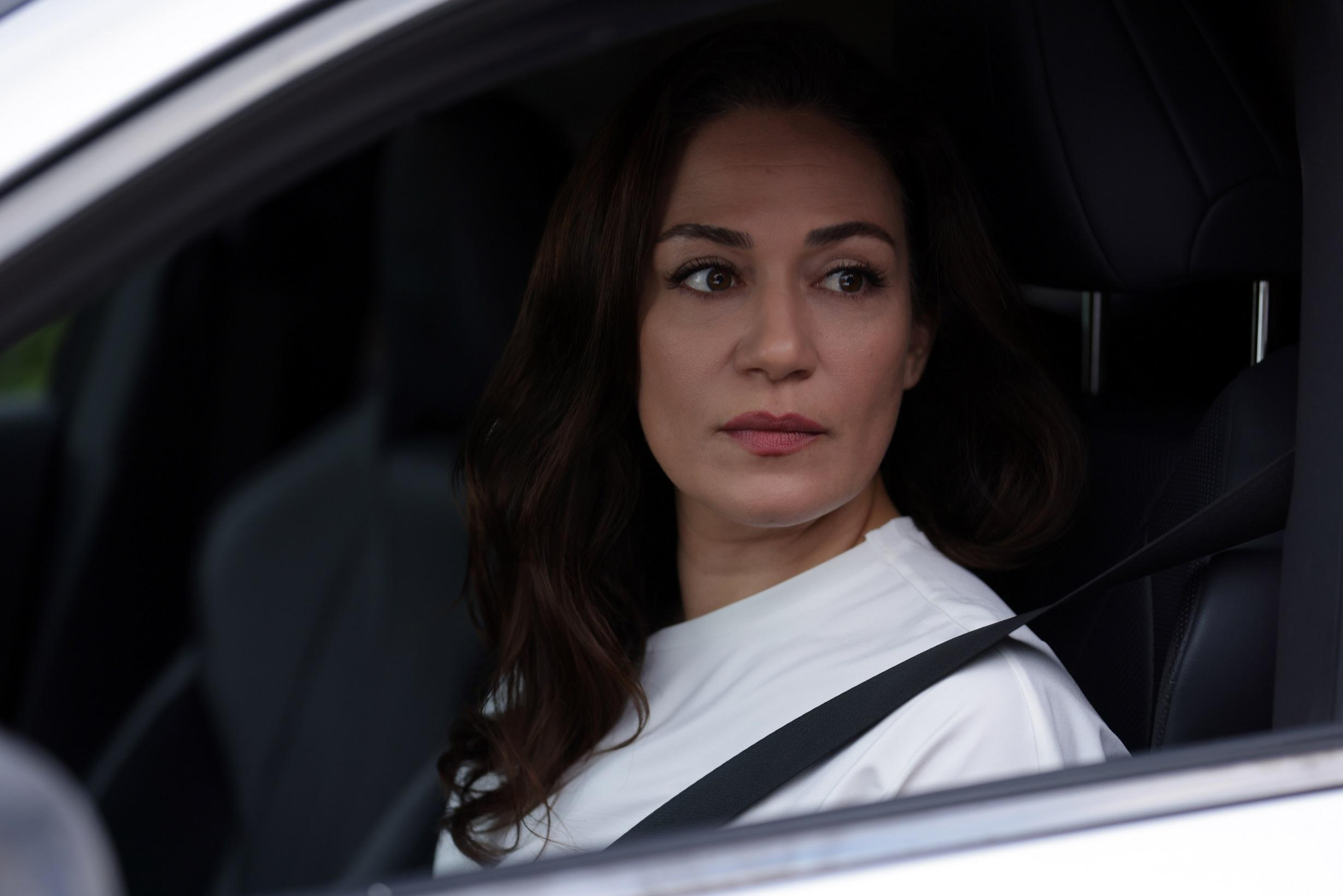 Yalan (The Family Burden): Season 1, Episode 13 - Dizilah