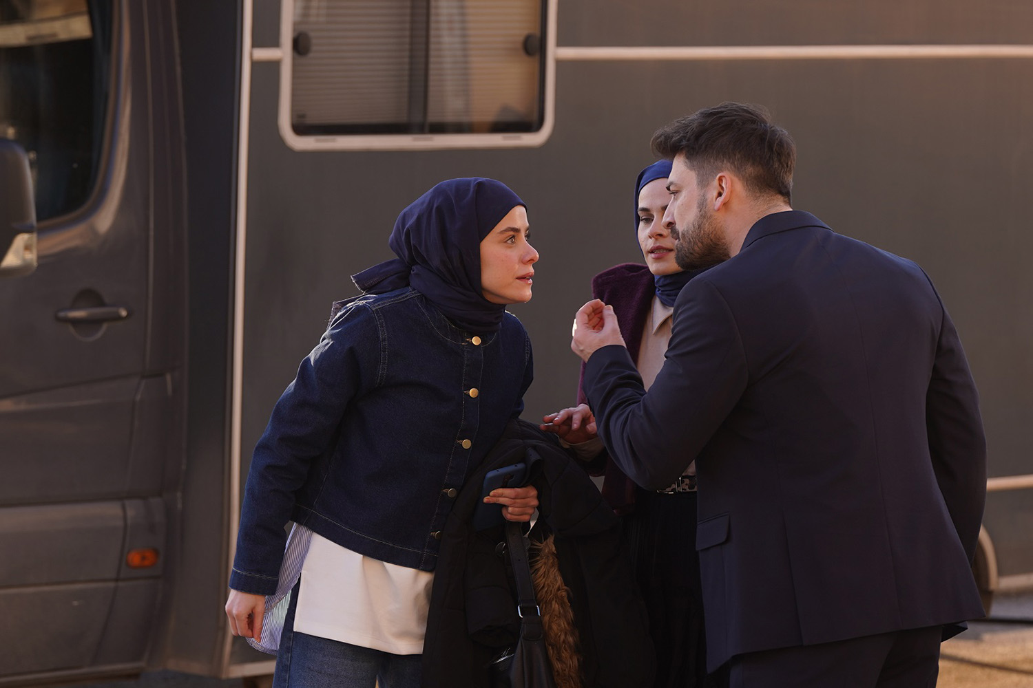 Piyasa - Season 1, Episode 1 – Summary, Photos, Trailers - Dizilah