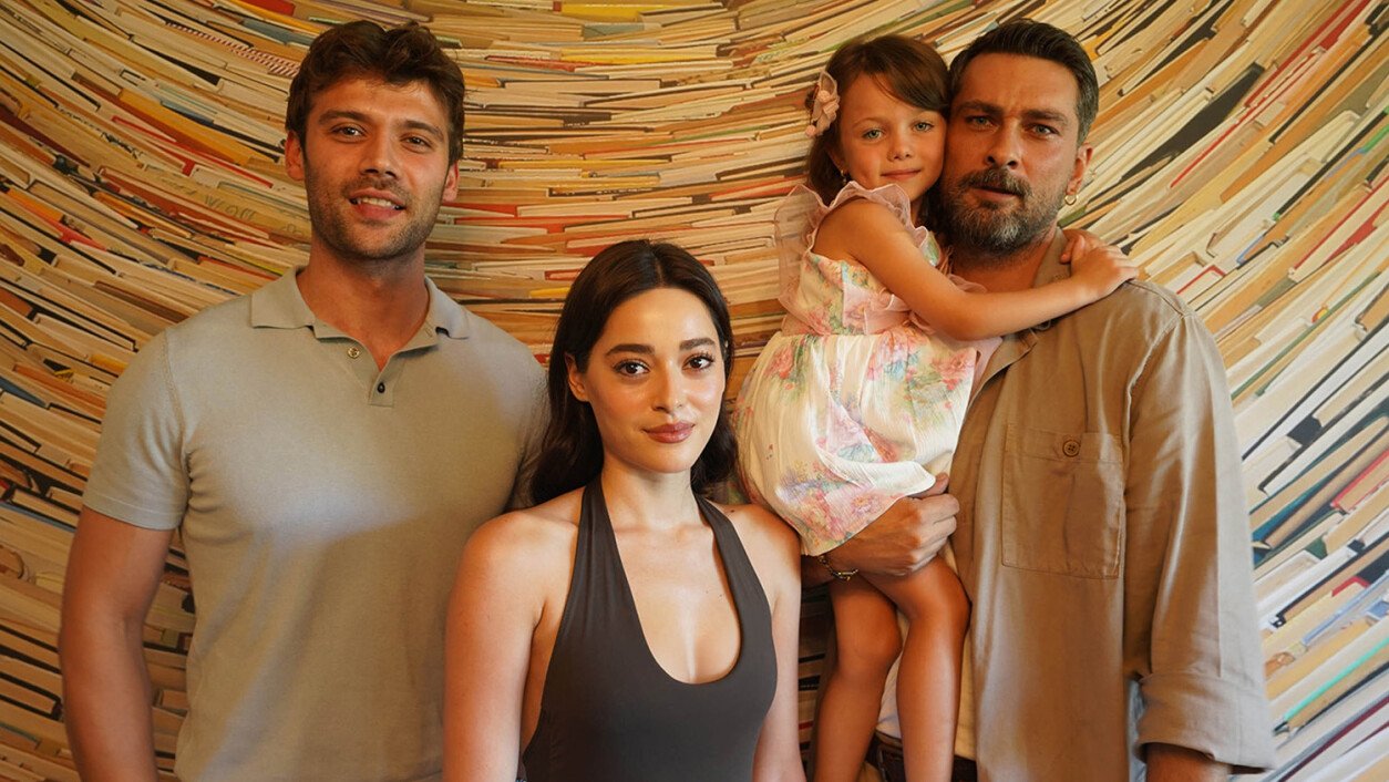 First Look: 'Aynadaki Yabancı' on atv (Cast + Plot Summary) | Turkish ...