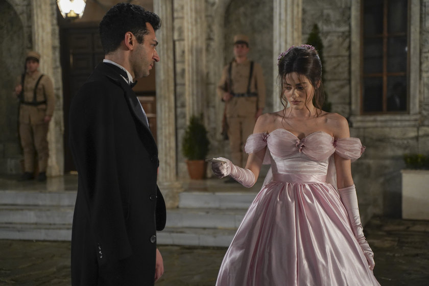 Aziz - Season 1, Episode 7 – Summary, Photos, Trailers - Dizilah