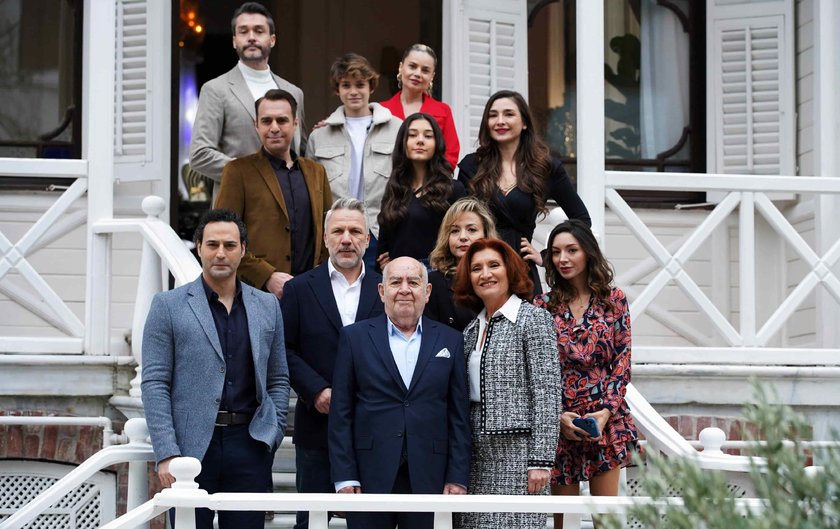 Baba - Season 1, Episode 1 – Summary, Photos, Trailers - Dizilah