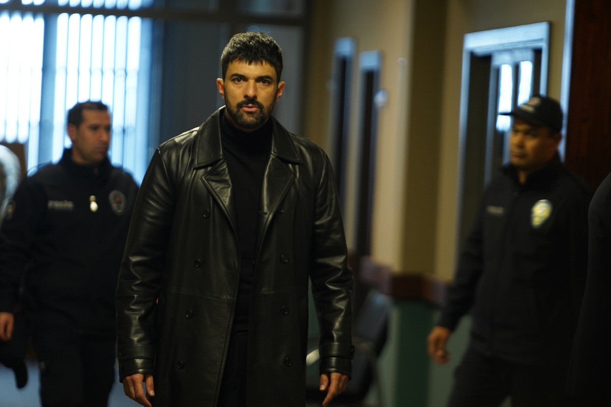 Adım Farah (My Name Is Farah) - Season 1, Episode 1 – Summary, Photos ...