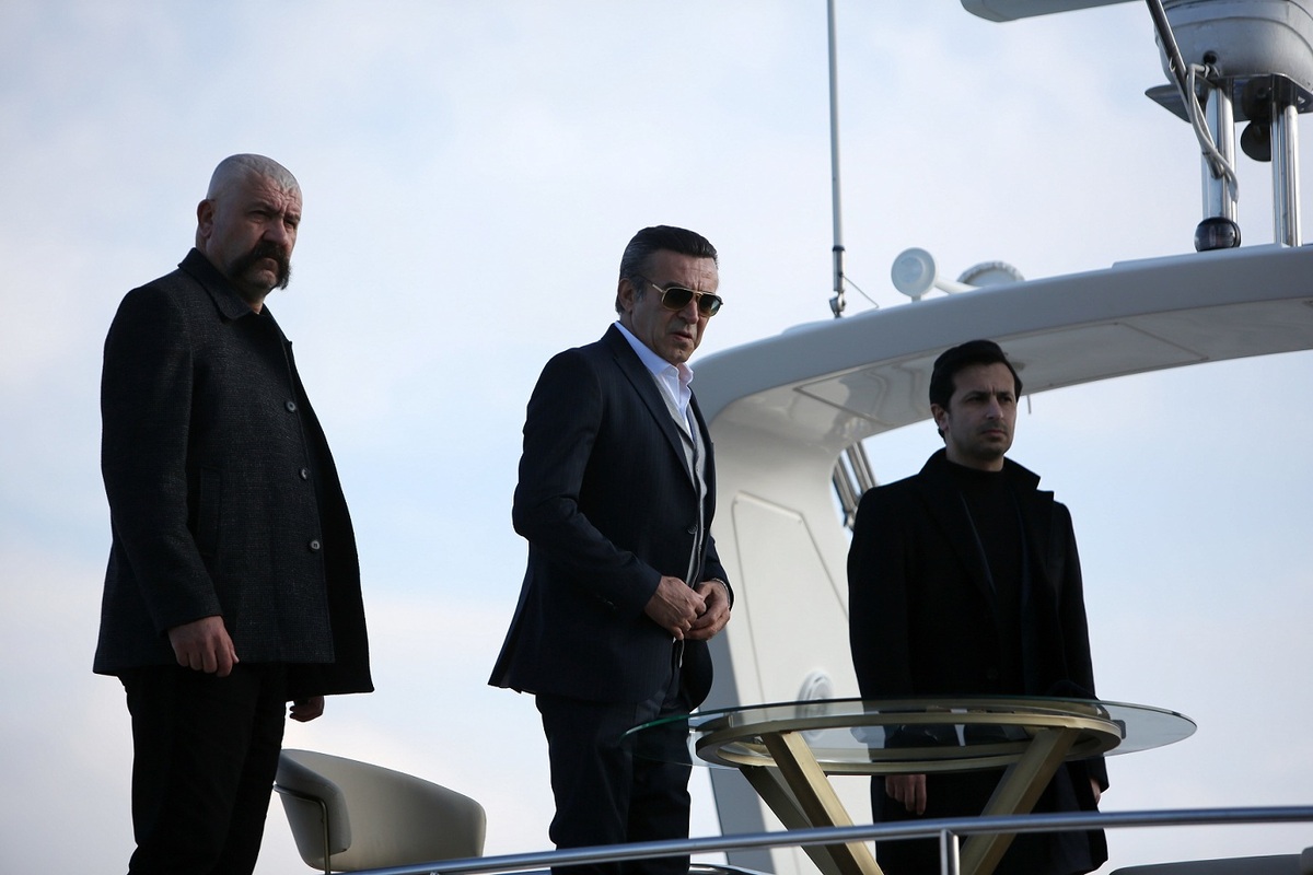 Aile (The Family) - Season 1, Episode 1 – Summary, Photos, Trailers ...