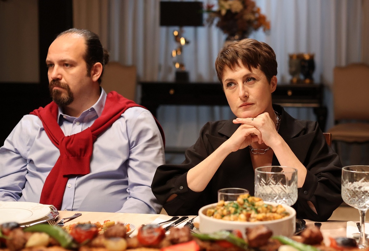 Aile (The Family) - Season 1, Episode 1 – Summary, Photos, Trailers ...