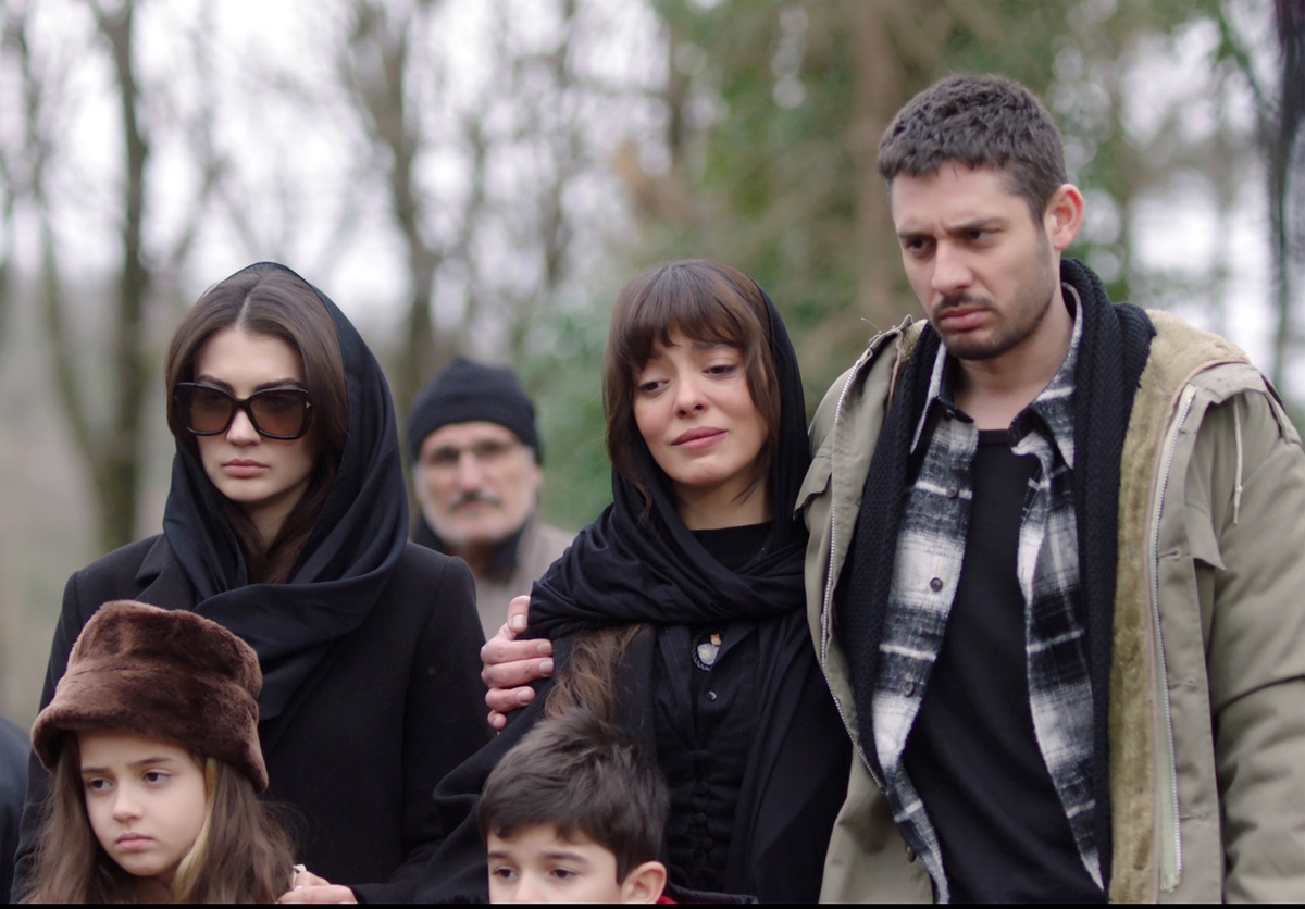 Kraliçe (Starting Over) - Season 1, Episode 1 – Summary, Photos ...