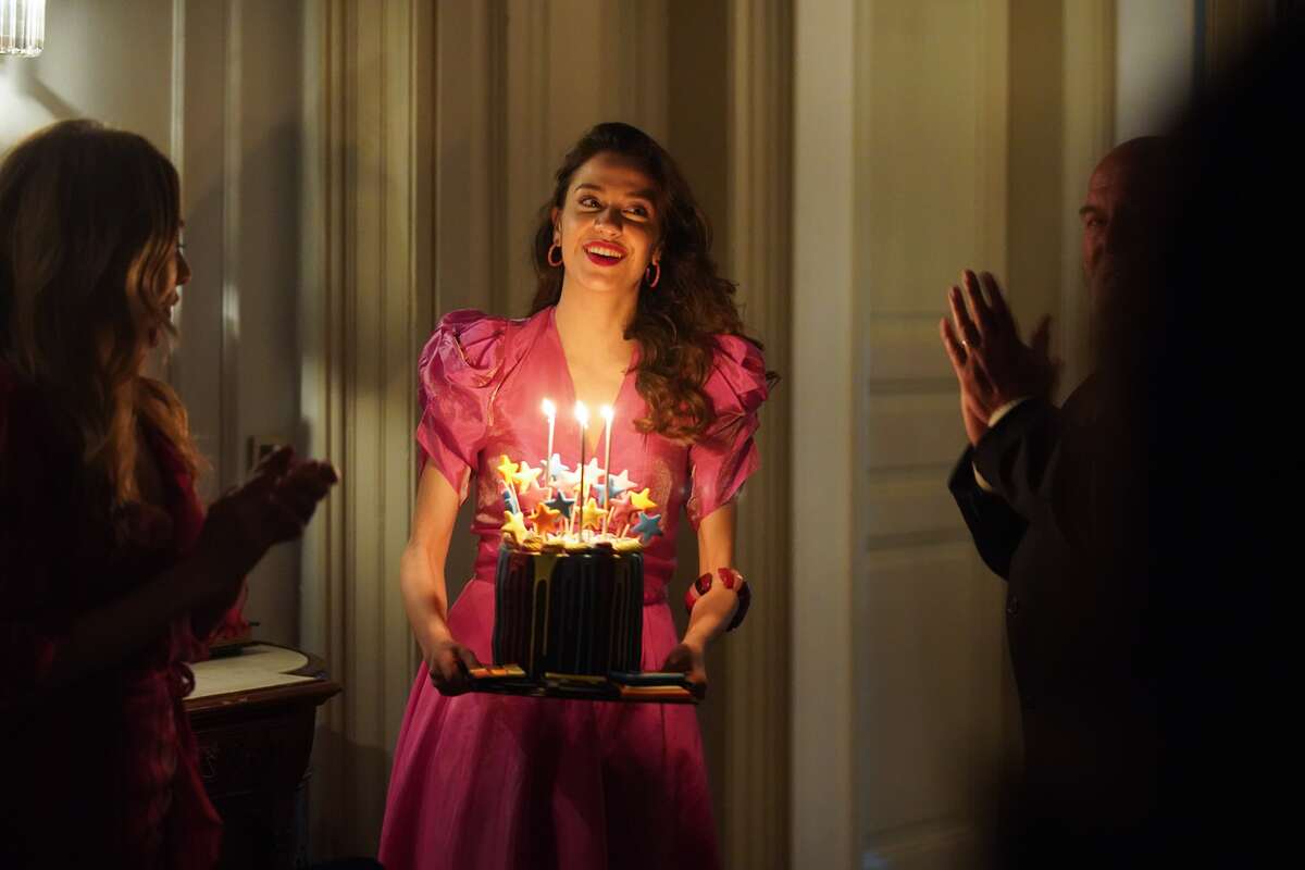 Yüz Yıllık Mucize (Miracle of Love): Season 1, Episode 9 - Dizilah