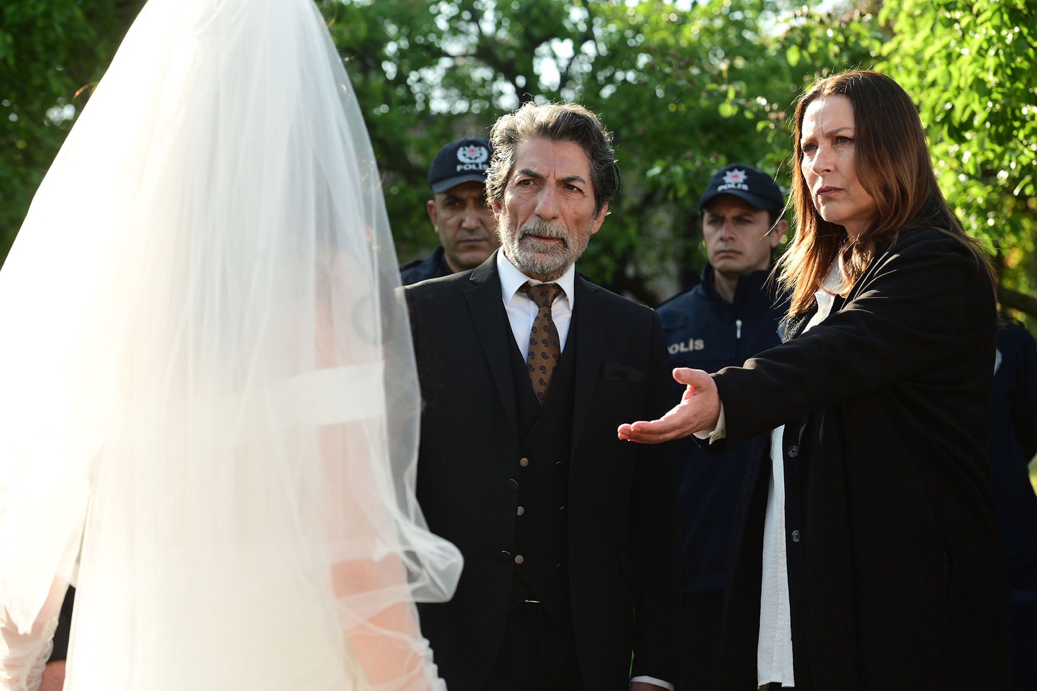 Aldatmak - Season 1, Episode 32 – Summary, Photos, Trailers - Dizilah