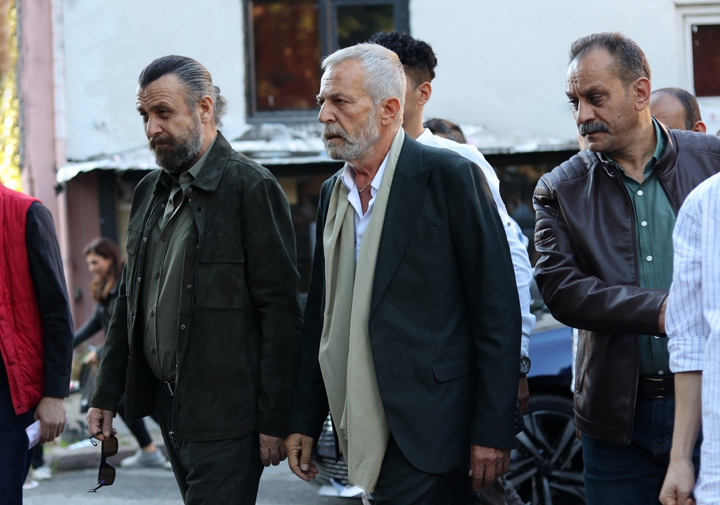 Aile (The Family) - Season 2, Episode 3 – Summary, Photos, Trailers ...