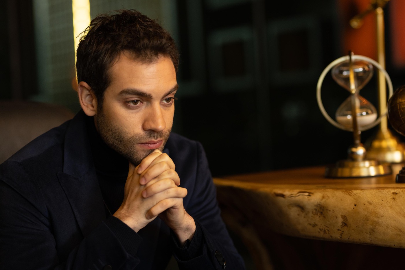 Safir - Season 1, Episode 17 – Summary, Photos, Trailers - Dizilah