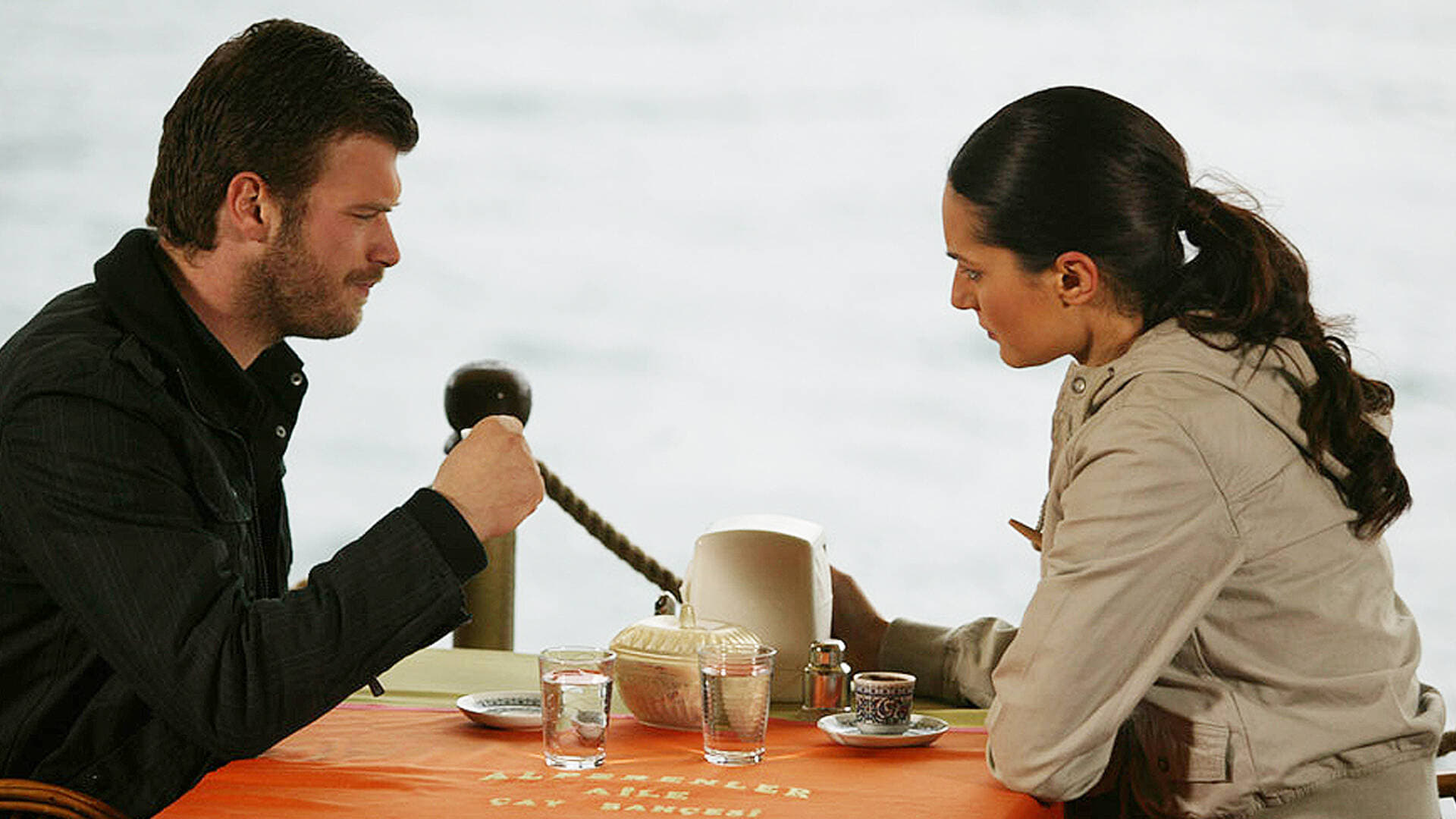 Menekse ile Halil: Season 1, Episode 34 - Dizilah